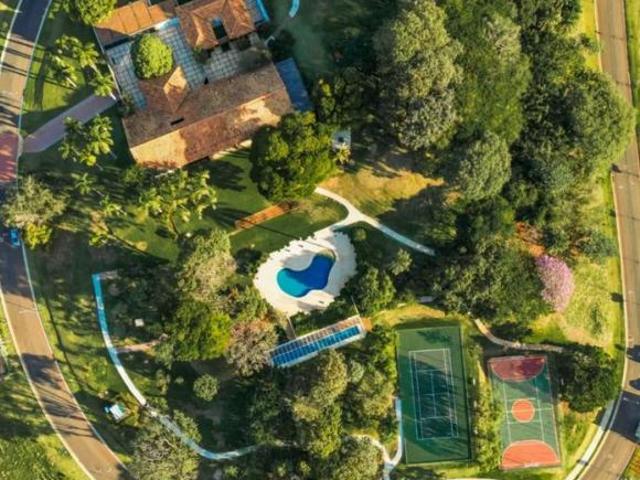 Terreno Esquina Em Condomínio, Reserva vegetação E Pista De Corrida Em Frente