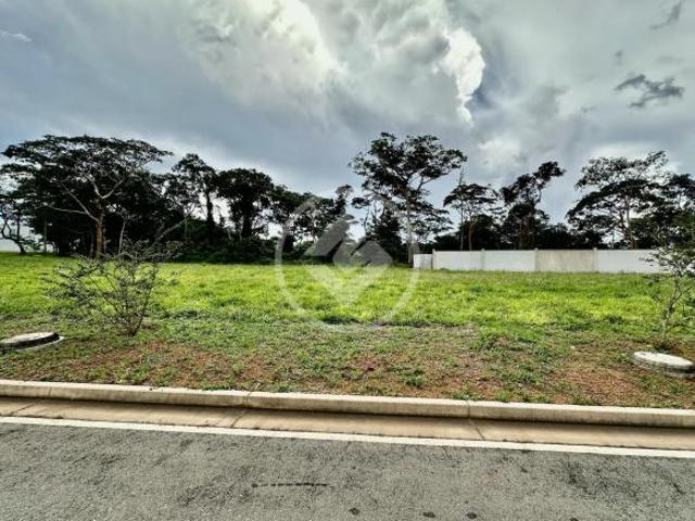 TERRENO FLORAIS CHAPADA FRENTE AO PENHASCO R$700.000,00 CHAPADA DOS GUIMARÃES