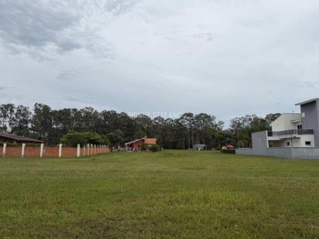 Terreno Frente Asfalto de 450 m² próximo ao hotel green village do Santa Bárbara Resort Residence