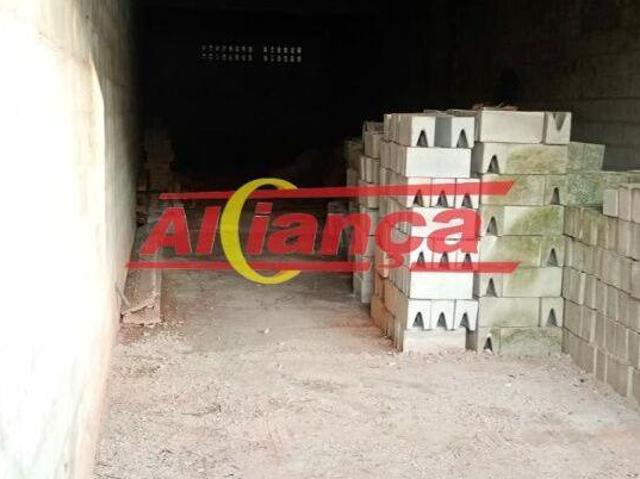 Terreno ideal para ponto comercial,com salão construído, ótima localização