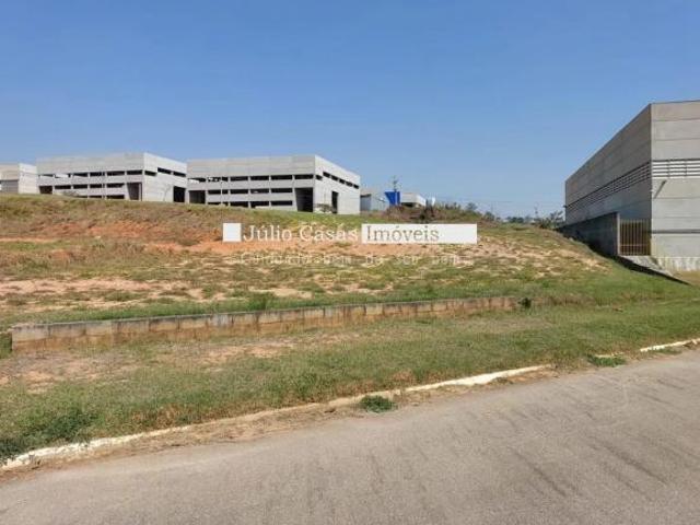Terreno industrial em condomínio