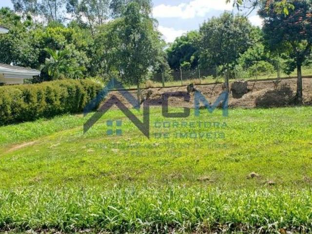 TERRENO A VENDA NO CONDOMÍNIO TERRAS DE SANTA CLARA
