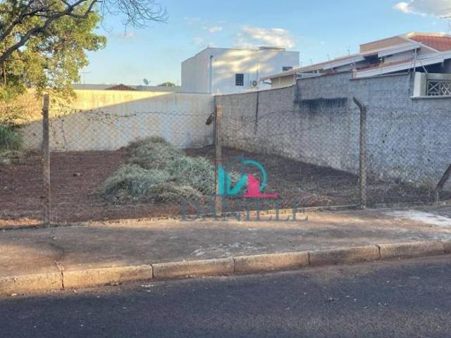 Terreno localizado no Jardim Botânico. 302 m² de área