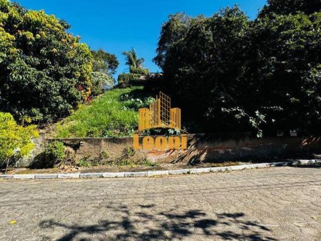 Terreno localizado na parte mais alta do bairro