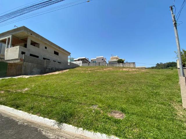 Terreno / Lote de 849,67 mts no Condomínio Valville 1 em Santana de Parnaíba SP