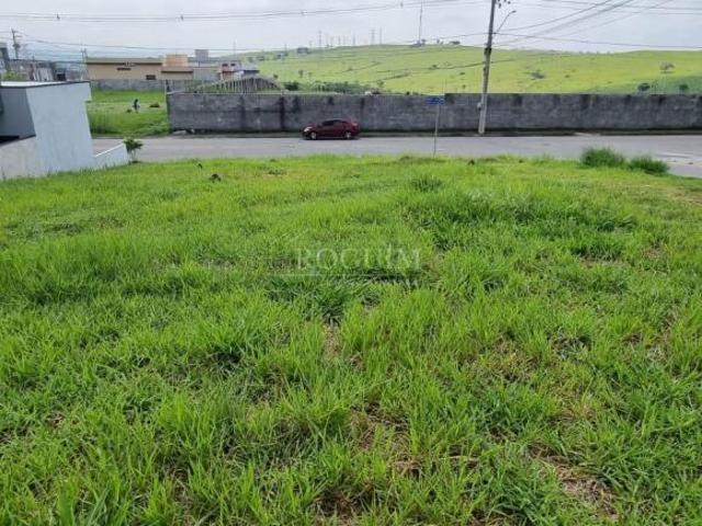 Terreno Lote de esquina com 329m Condomínio Malibu Pequeno Aclive Com vista
