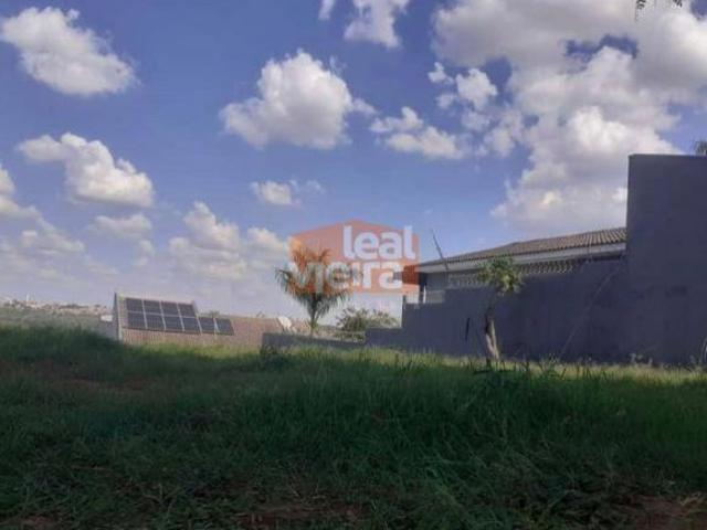 Terreno Lote em Jardim Acapulco, Marília/SP