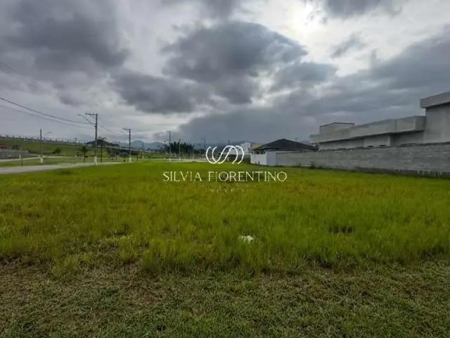 Terreno / Lote para Venda em Tremembé/SP Village da Serra