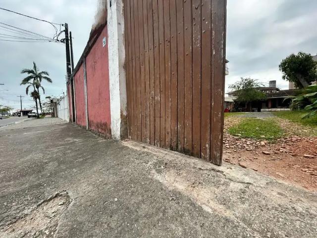 Terreno / Lote para Venda em Ubatuba/SP Perequê Açu