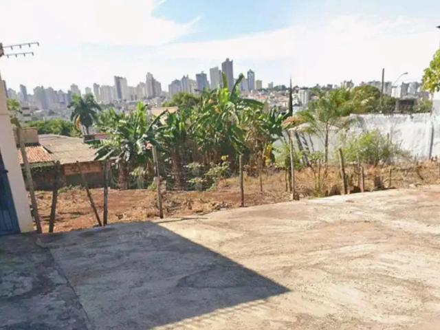 Terreno / Lote para Venda em Uberlândia/MG Centro