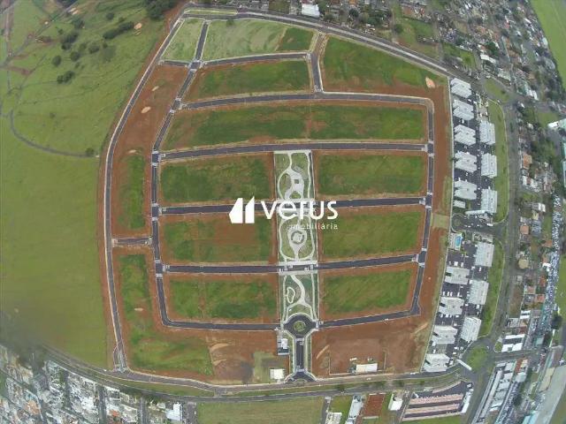 Terreno / Lote para Venda em Uberlândia/MG Alto Umuarama