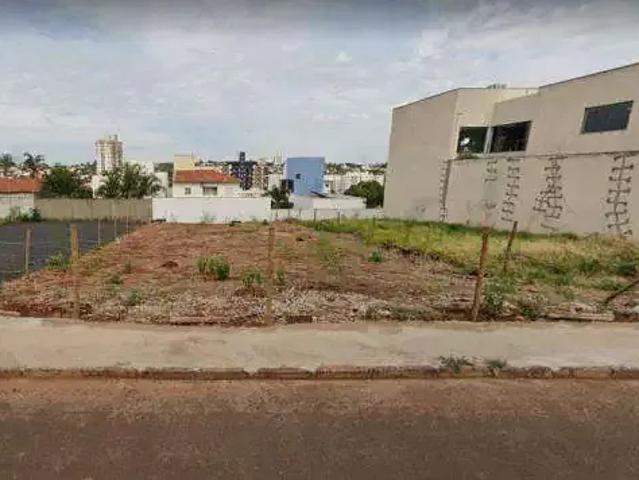 Terreno / Lote para Venda em Uberlândia/MG Jardim Colina