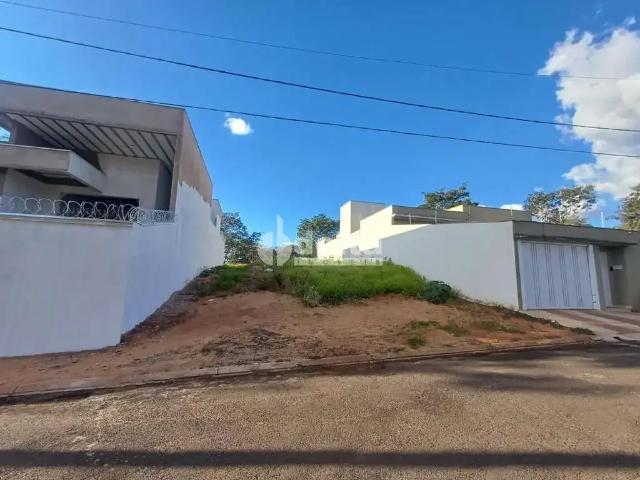 Terreno / Lote para Venda em Uberlândia/MG Jardim Inconfidência