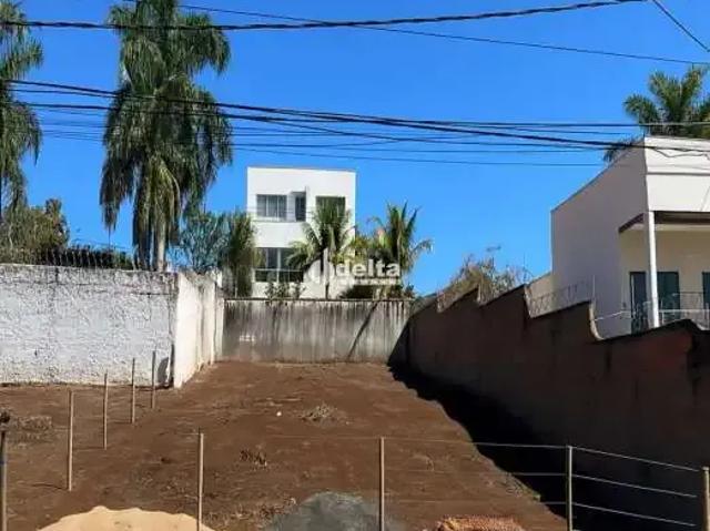 Terreno / Lote para Venda em Uberlândia/MG Jardim Inconfidência