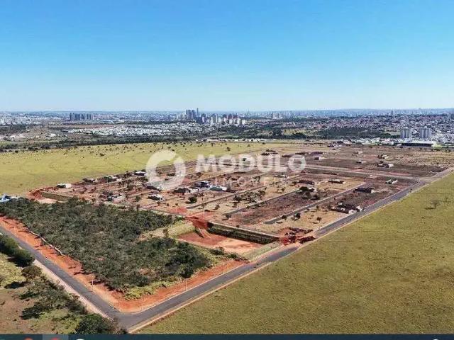 Terreno / Lote para Venda em Uberlândia/MG Laranjeiras