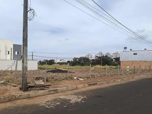 Terreno / Lote para Venda em Uberlândia/MG Laranjeiras