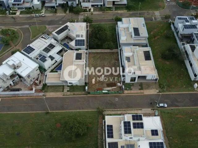 Terreno / Lote para Venda em Uberlândia/MG Laranjeiras
