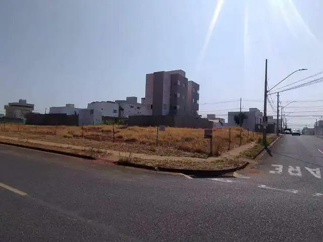 Terreno / Lote para Venda em Uberlândia/MG Novo Mundo