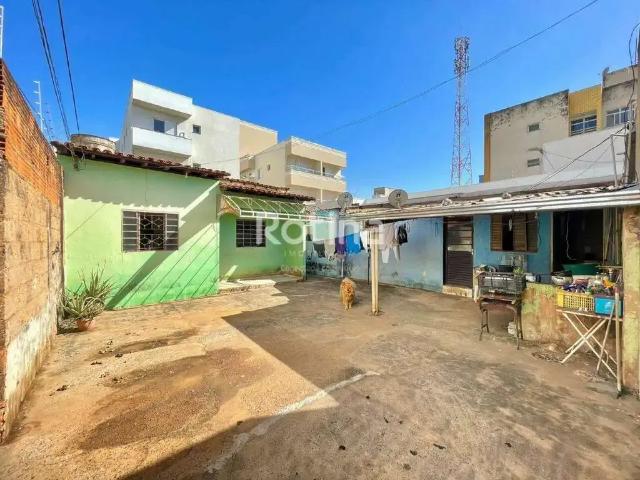 Terreno / Lote para Venda em Uberlândia/MG Santa Mônica 8 Quartos