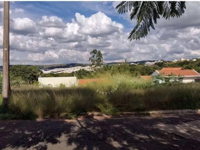 Terreno / Lote para Venda em Valinhos/SP Santa Cruz