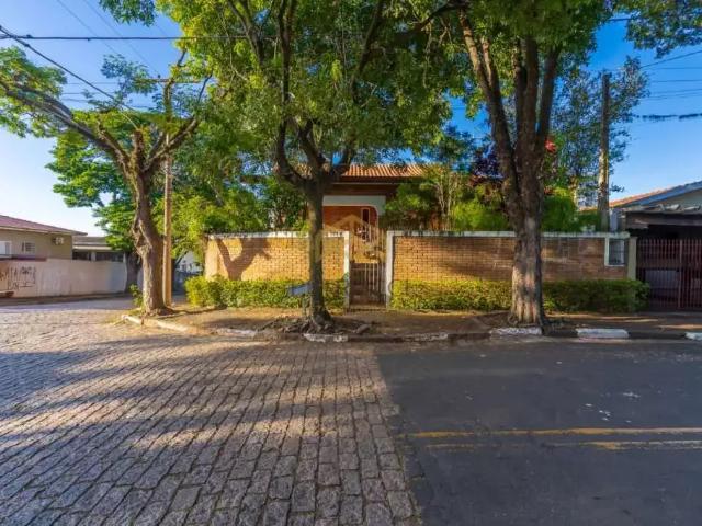 Terreno / Lote para Venda em Valinhos/SP Vila Anhangüera 4 Quartos