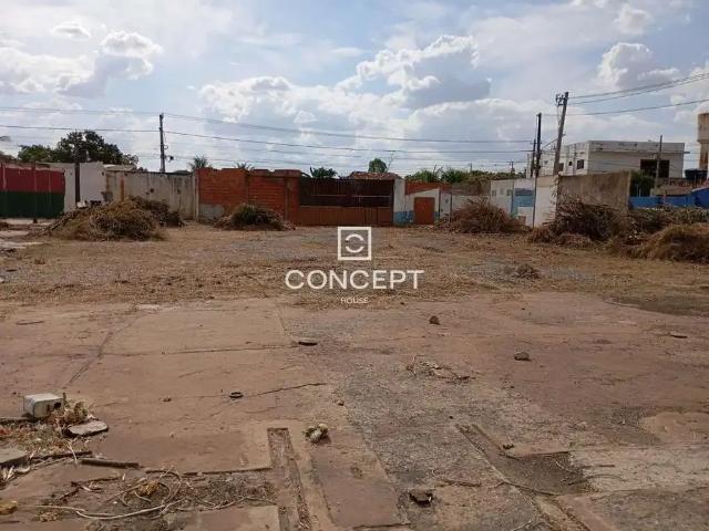 Terreno / Lote para Venda em Várzea Grande/MT Construmat