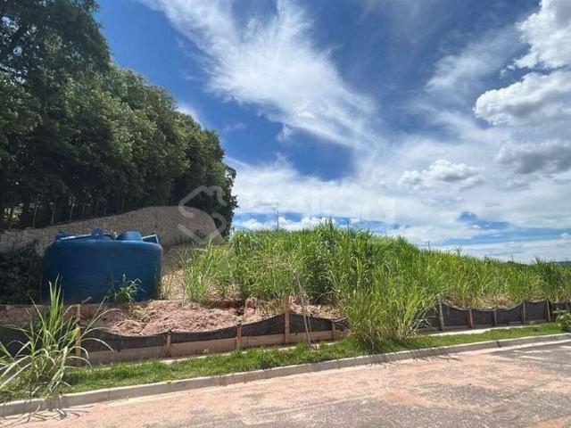 Terreno / Lote para Venda em Vinhedo/SP Pinheirinho