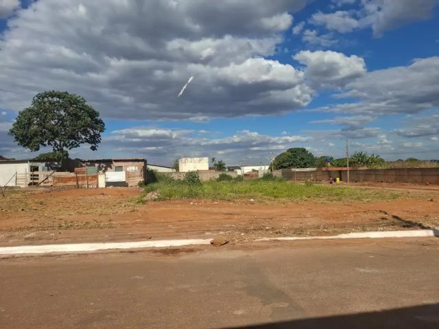 Terreno / Lote para Venda em Águas Lindas de Goiás/GO Chácaras Quedas do Descoberto