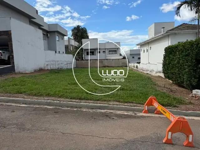 Terreno / Lote para Venda em Anápolis/GO Condomínio Vale dos Pássaros