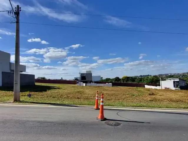 Terreno / Lote para Venda em Aparecida de Goiânia/GO Jardins Versalhes