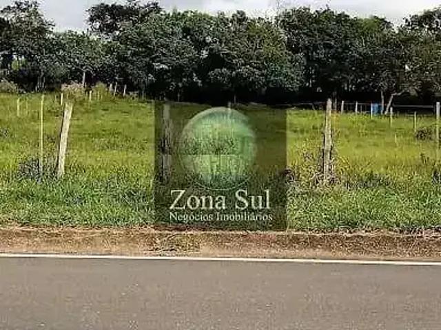 Terreno / Lote para Venda em Araçoiaba da Serra/SP Cercado