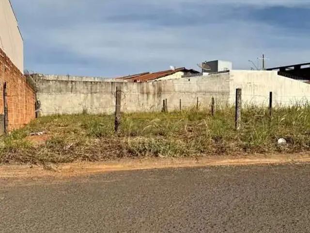 Terreno / Lote para Venda em Araguari/MG Bosque