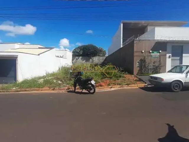 Terreno / Lote para Venda em Araguari/MG Bosque