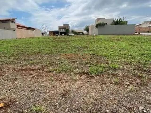 Terreno / Lote para Venda em Araguari/MG Bosque