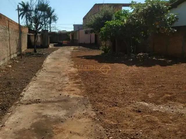 Terreno / Lote para Venda em Araguari/MG Independência
