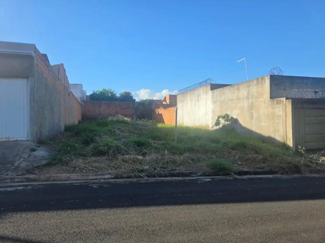 Terreno / Lote para Venda em Araguari/MG Interlagos