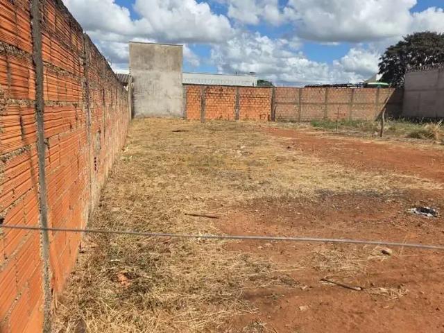 Terreno / Lote para Venda em Araguari/MG Paineiras