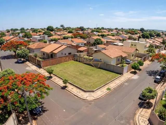 Terreno / Lote para Venda em Araguari/MG Parque Flamboyants