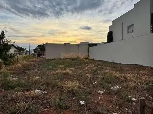 Terreno / Lote para Venda em Araguari/MG Sibipiruna