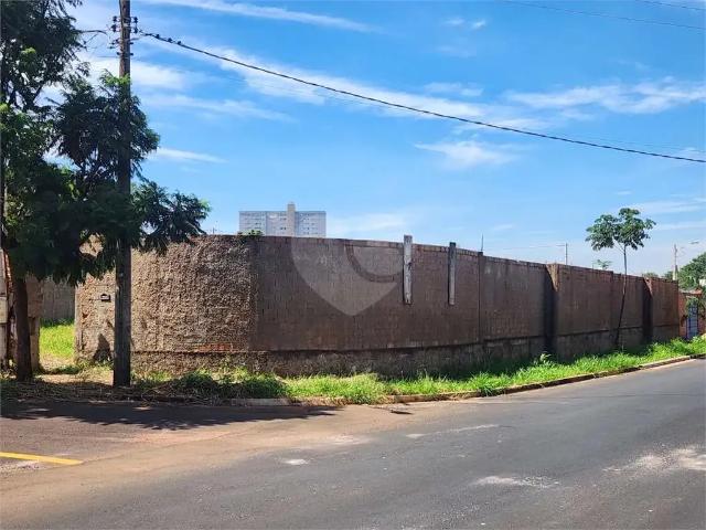 Terreno / Lote para Venda em Araraquara/SP Cidade Jardim