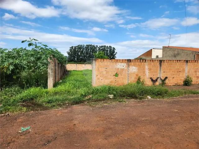 Terreno / Lote para Venda em Araraquara/SP Parque Alvorada