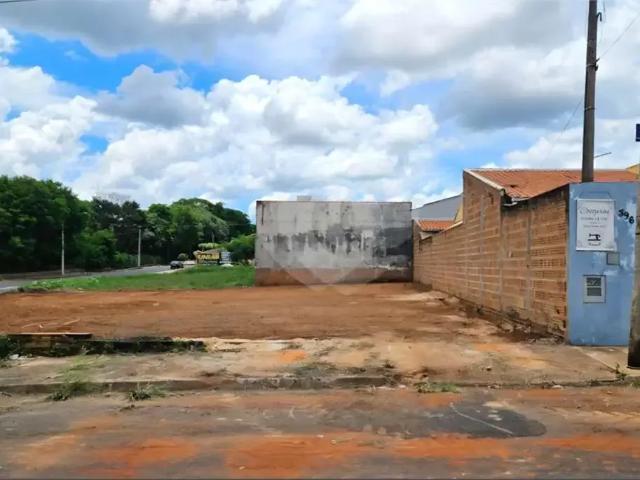 Terreno / Lote para Venda em Araraquara/SP Residencial Cambuy