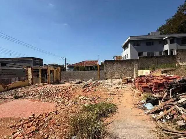 Terreno / Lote para Venda em Arujá/SP Centro