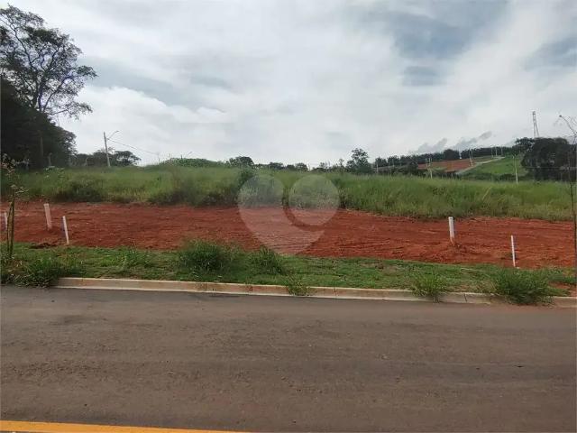 Terreno / Lote para Venda em Atibaia/SP Estância Parque de Atibaia