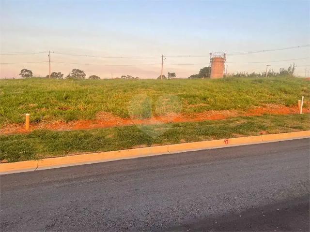 Terreno / Lote para Venda em Atibaia/SP Estância Parque de Atibaia