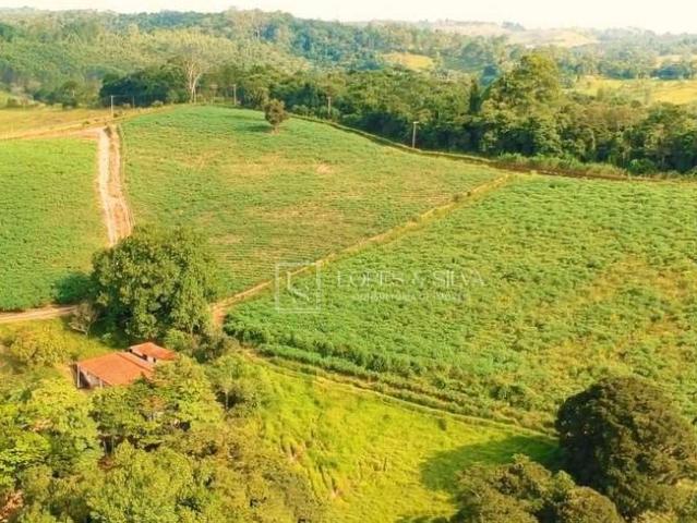 Terreno / Lote para Venda em Atibaia/SP Iara