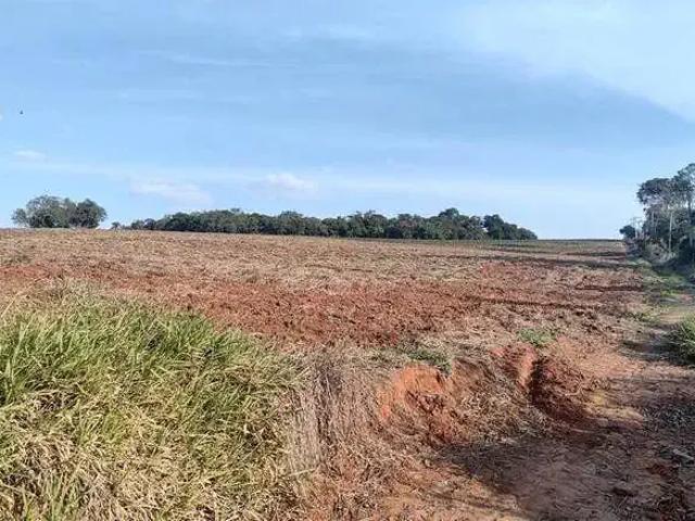 Terreno / Lote para Venda em Atibaia/SP Iara