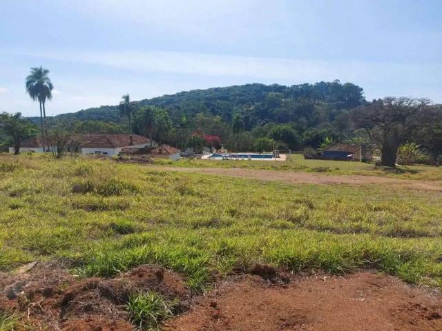 Terreno / Lote para Venda em Atibaia/SP Vitória Régia