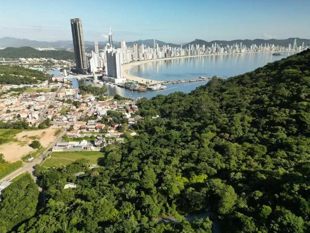 Terreno / Lote para Venda em Balneário Camboriú/SC Barra