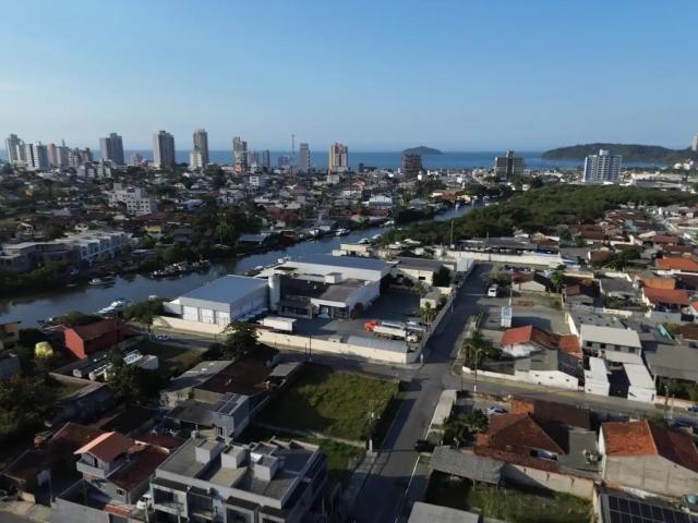 Terreno / Lote para Venda em Balneário Piçarras/SC Itacolomi